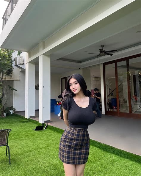 Asian Melons R2busty2hide
