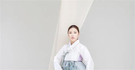 송가인 독특한 한복 웨딩드레스 입은 모습 포착 왜