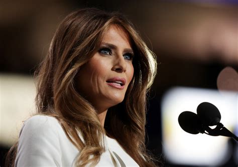 מלניה טראמפ תישאר עירומה כי אף מעצב לא רוצה לעזור לה Tmi