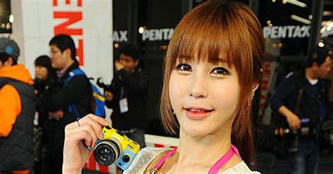 [포토] 레이싱모델 박소유 상큼한 미소에 男心 흔들~