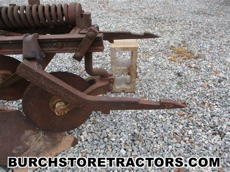 International C 20 2 Point Fast Hitch Moldboard Plow For Ih Farmall C Burch Store Tractors