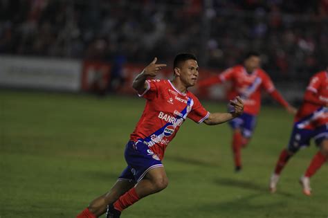 Xelajú Mc Avanza A La Final Con Un Gol En El Tiempo Extra De Denilson