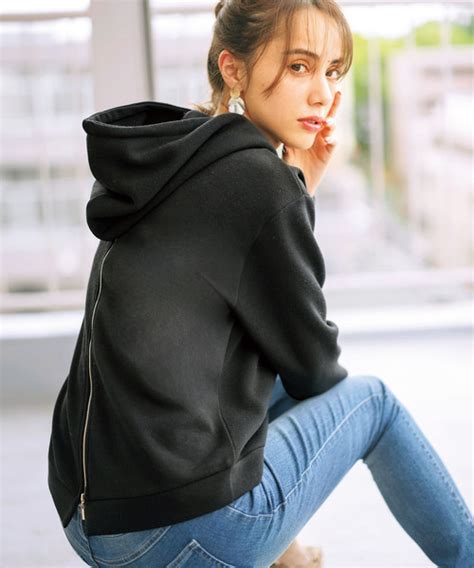 Geera（ジーラ）の「バックファスナー裏起毛パーカー（パーカー）」 Wear