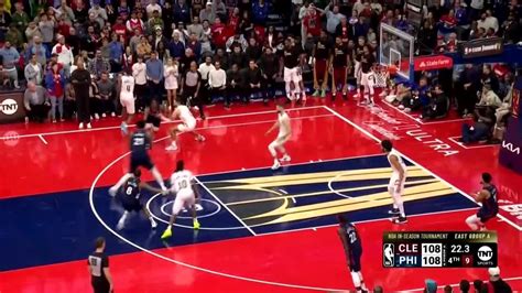 [highlight] Patrick Beverley Knocks Down The Go Ahead Floater For His