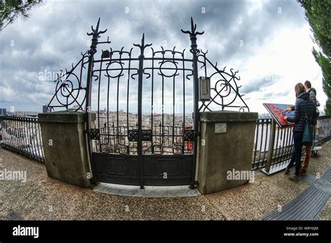Man Pointing At Map Hi Res Stock Photography And Images Alamy
