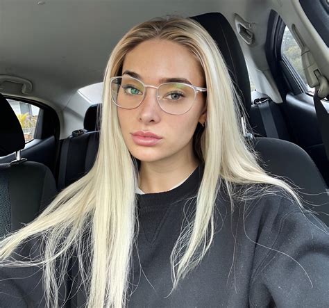 Emelie Kull Sexy