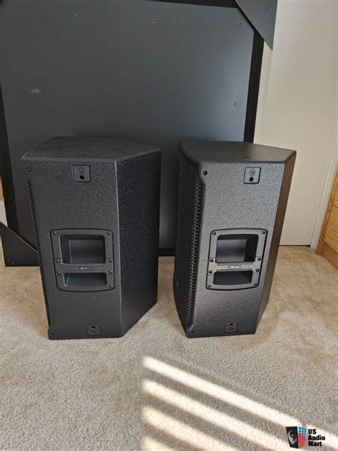RCF NX A Powered Speakers PAIR MINT Condition Photo US Audio Mart