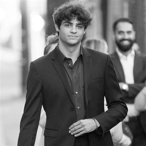Noah Centineo Shaved His Head Twitter Reacts To Noah Centineos New