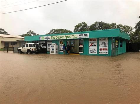 Gutted Angry Yeppoon Flood Victim Hooks Into Rubberneck Fools The