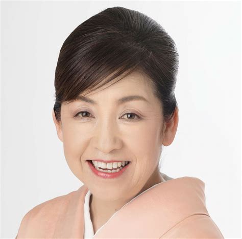 とわだ大好き 🌟運動会でふるさとの踊り🌟 三本木小学校3、4年生と、東小学校全校で 5月24日の運動会に三本木小唄を踊ります その指導で子ども