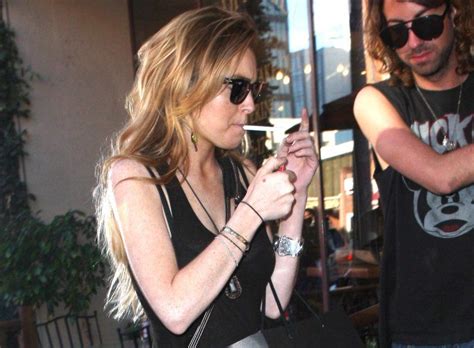 Smoking Celebs Click Image To Close This Window