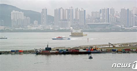 부산에 입항한 美 전략핵잠수함