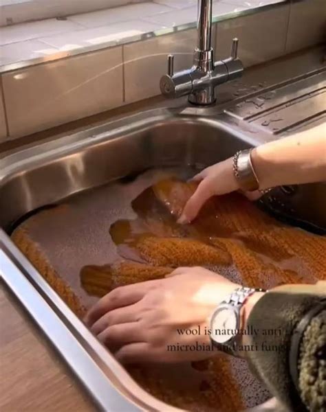 Sosyal medya genç kızın kıyafetlerini konuşuyor Kotlarını hiç