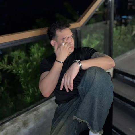 Mark Andrie Markvlsc • Threads Say More