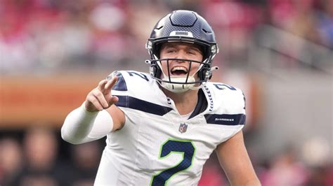 New Giants Qb Addresses Notion Of Competing With Daniel Jones For