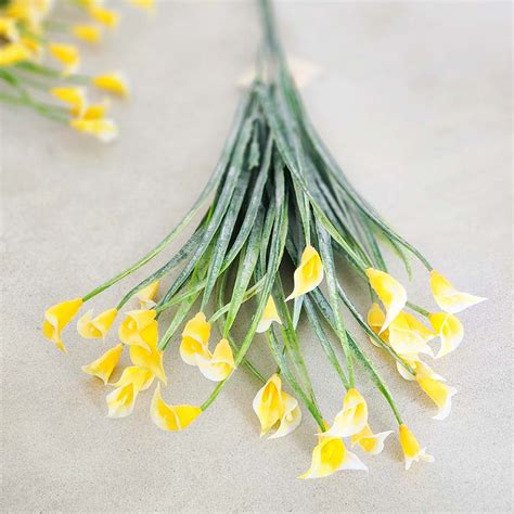 זר פרחים מלאכותיים מפלסטיק קאלה לילי צהוב נישה Nisha