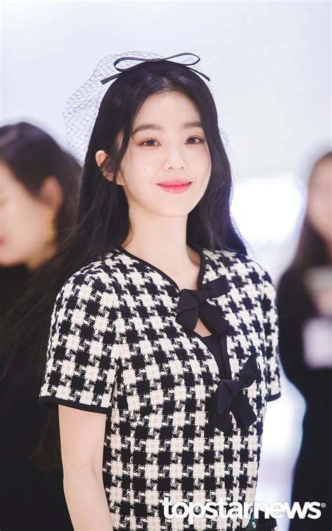 레드벨벳 아이린 ‘나 데뷔해야지‘오늘 저녁 6시 발렌티노 포토월 Hd포토 최규석 기자 톱스타뉴스