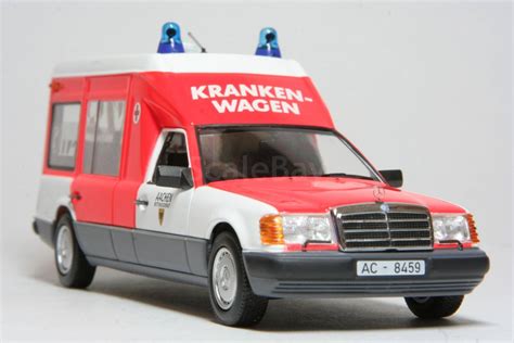 Mercedes Benz E Klasse Ambulance Аукцион масштабных и сборных моделей