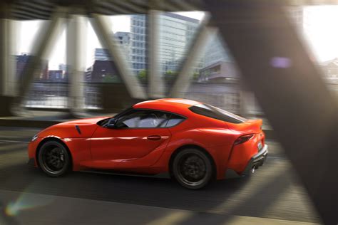 Grスープラgt4の100台販売達成を記念したふたつの特別仕様車が登場 〜 画像16 鮮やかなオレンジのボディカラーをまとった限定車