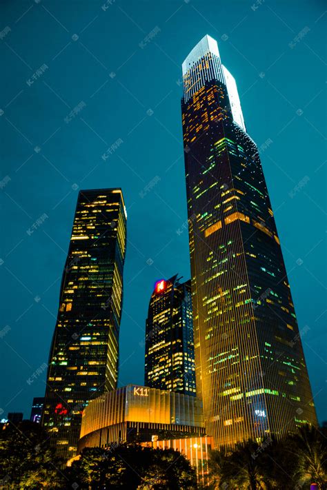 CBD夜景东塔花城广场蓝调摄影图配图高清摄影大图 千库网