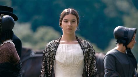 Hailee Steinfeld On Emily Dickinson Sue Gilbert Relationship Watch