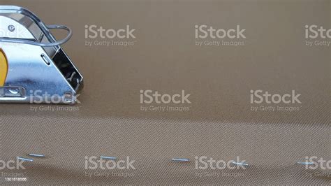 미국 당구 에 새로운 당구 천을 스트레칭하는 과정 당구대에 대한 스톡 사진 및 기타 이미지 Istock