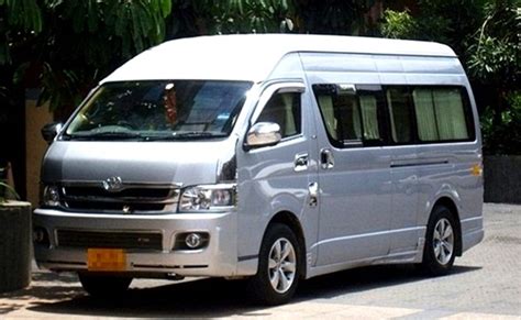 7 Seater Toyota Luxury Van Hire In Delhi Rent A Toyota Hiace Van