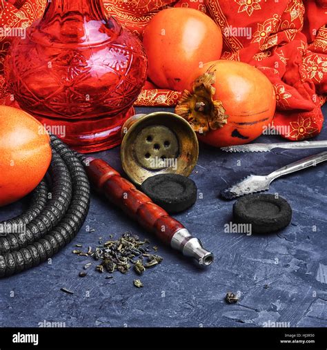 Shisha Rauchen Mit Tabakgeschmack Mit Dem Geschmack Von Reifen Kaki
