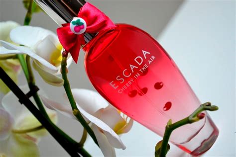 Духи Escada Cherry in the Air edt 100ml Ескада Черрі Ін Зе Ейр ...