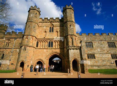 Battle Abbey Gatehouse 1066 Battle Of Hastings Site Sussex England Uk