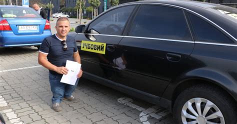 Перший слухач автошколи для людей з інвалідністю на Львівщині отримав посвідчення водія — Lviv Media