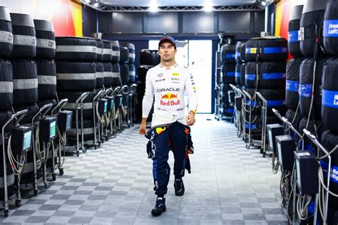 Checo Pérez No Levanta Cabeza En La F1 ¿saldrá De Red Bull Hispanic