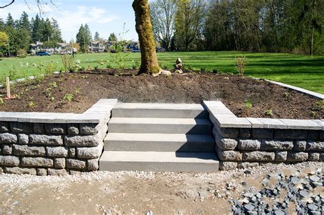 Precast Concrete Retaining Wall With Roman Steps Sanderson Concrete