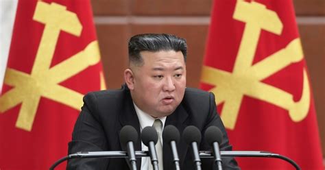 北 국방력 강화 새 핵심목표 설정신무기 또 준비한다