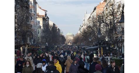 Абсурд Пенсията на полицая по висока от средната заплата в 6 области