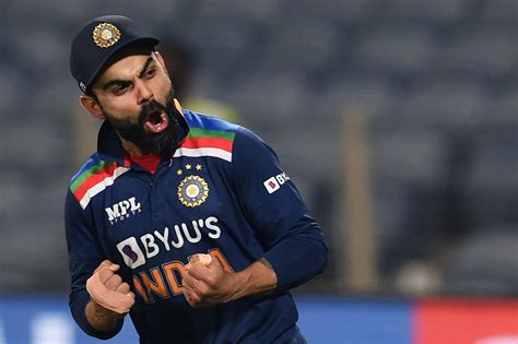 See Pic Virat Kohli Travels With Team India For 1st Odi Amidst Injury