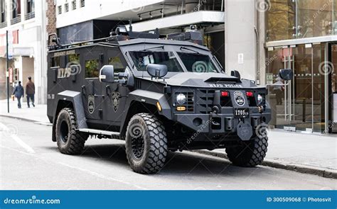 New York City Usa November 11 2023 Police Emergency Rescue Vehicle