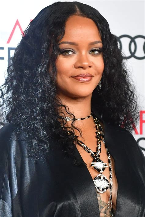 Brengt Rihanna Nieuwe Muziek Uit Tijdens Savage X Fenty Show