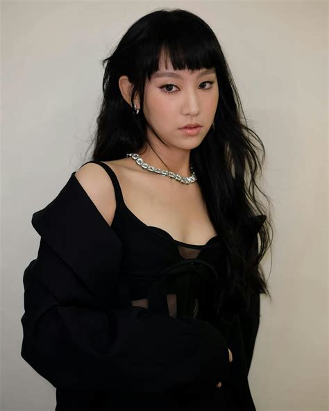 Beauti360 1 楊千嬅 唔少網民指唔知以前鐘意楊千嬅啲乜：「少女的祈禱，幫左佢囉」、「唔講live、唔講人品，佢啲歌又真係正嘅」、「冇夕爺邊有楊千嬅」等等。楊千嬅透過參選新秀入行