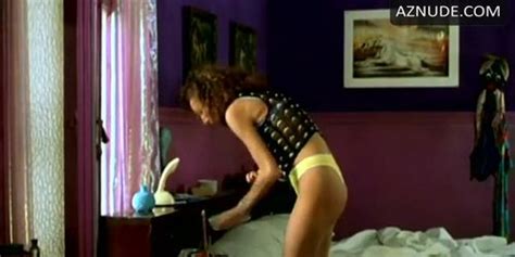 Elisa Matilla Underwear Scene In Km 0 Kilometer Zero