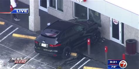 1 Transported After Suv Crashes Into Miami Gardens Business Wsvn