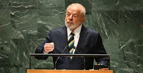 Trabalhadores De Fraldão Lula Mente E Mancha A Imagem Do Brasil