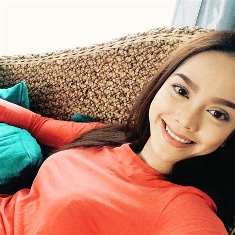 Tetek Sari Yanti Awek Comil