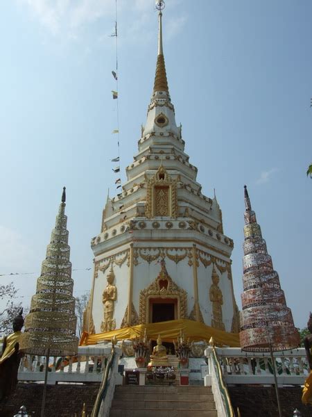 ไหว้พระธาตุประจำวันเกิดทั้ง ๗ จ นครพนม พระธาตุมหาชัย