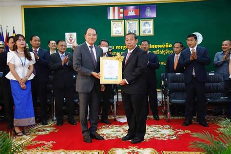 ឯកឧត្តមទេស រដ្ឋមន្រ្តី លី ធុជ ប្រកាស ខេត្តតាកែវ ជា ខេត្តអស់ មីន Phnom Penh Reporter