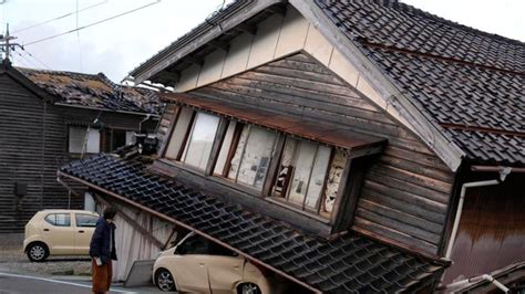Sube a la cifra de muertos por terremoto en Japón y continúan labores de rescate Noticias