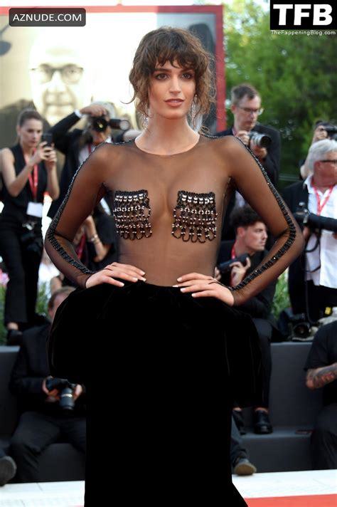 Greta Ferro Sexy Seen Flashing Her Nude Tits At The Venice
