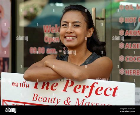 Werbung Massage Fotos Und Bildmaterial In Hoher Auflösung Alamy