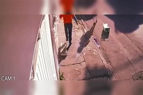 监控下的真实灵异视频，，女孩突然自己飞起来，都无法解释女孩无法解释视频