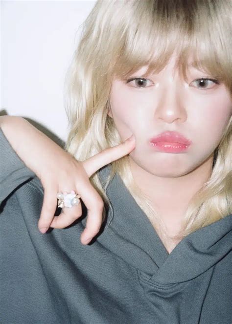 트와이스 정연 Strategy 컨셉포토 Step 4 팬플러스 커뮤니티